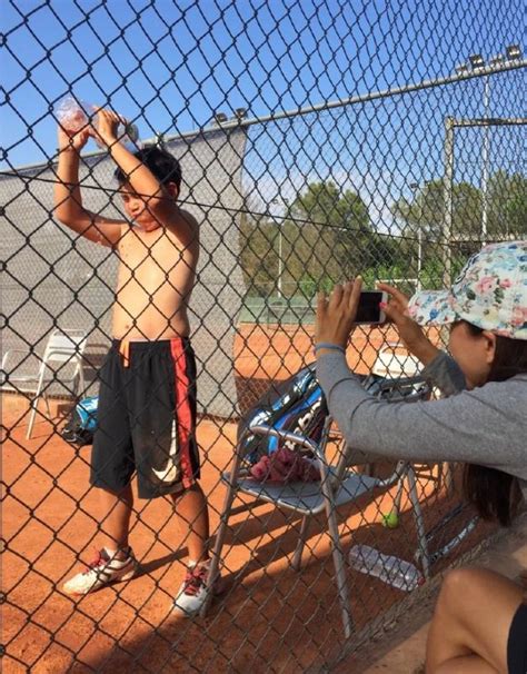 【王琳儿子多大】雪姨王琳儿子王诺是不是有点弱智 王琳儿子的爸爸生父是谁 Qq业务乐园 提供qq2015最新资讯免费点亮图标钻石免费