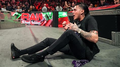 Akira Tozawa Splashes Dominik Mysterio With Liquid Wwe