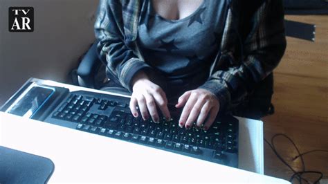 The Artist Next Door Typing 98wpm On A Mechanical Keyboard Audio Focused