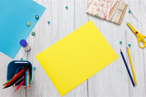 步骤1。一步一步的照片说明。如何制作复活节兔子贺卡。为孩子diy的创意模板素材 稿定设计 步骤1。一步一步的照片说明。如何制作复活节兔子贺卡。为孩子diy的创意模板素材 稿定设计