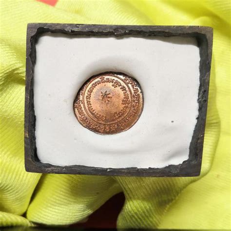 พระบูชา หลวงปู่ทวด วัดช้างไห้ รุ่นเสาร์ห้า มหามงคล ครบรอบ 100 ปี หลวงปู่ทิม ปี 2555 ขนาดหน้า