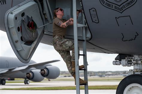 USAF Tanker Task Force fuels CN25 > 15th Wing > Article Display