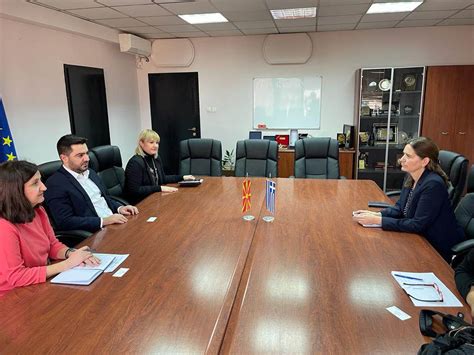 Средба на министерот Бектеши со грчката амбасадорка Филипиду