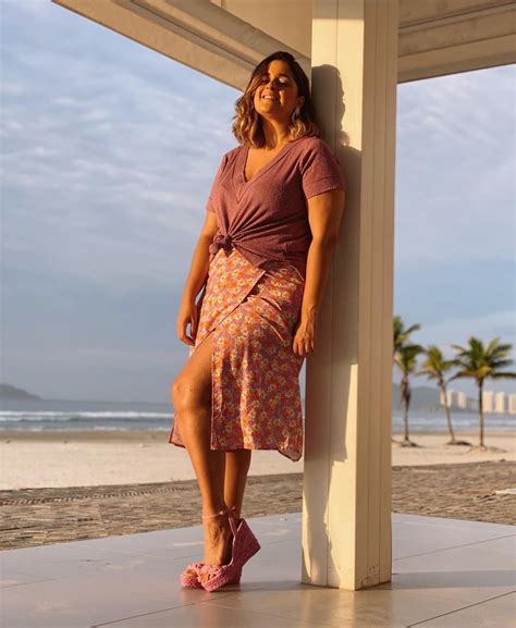 Priscilla Guedes On Instagram Que A Praia Seja Nosso Quintal 🌸 Look