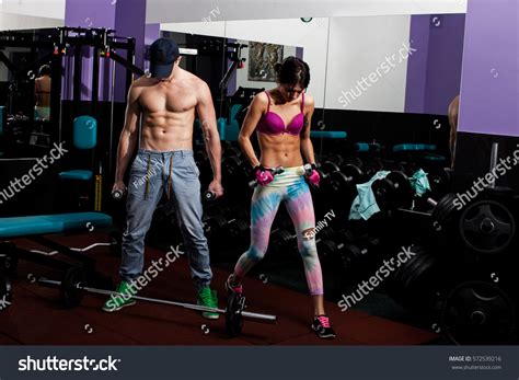 Photo De Stock Naked Fitness Couple Fitness Couple Workout 572539216