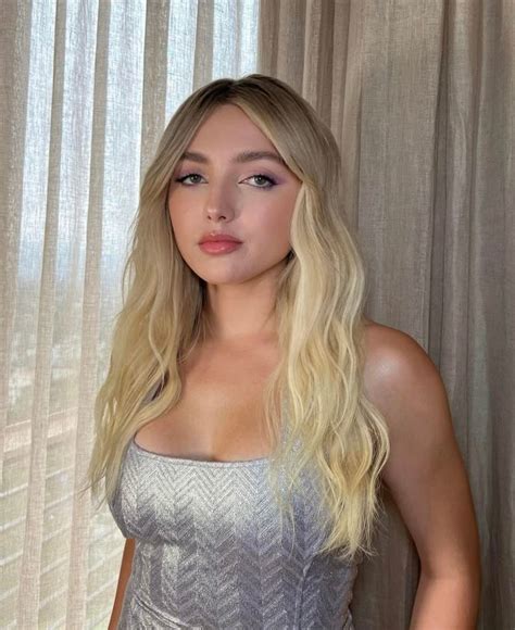 Pin By Kharina Quintana On Peyton List Peyton List Model Peyton Roi