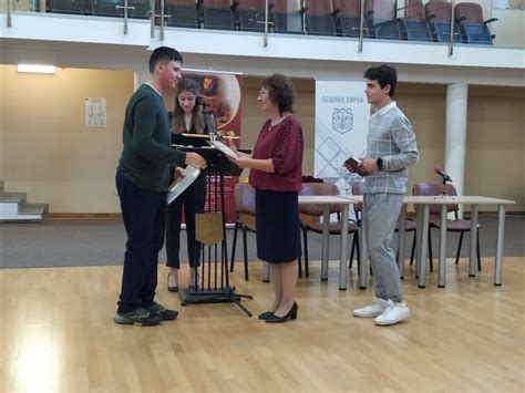 Ученици и учители от ПМГ „Васил Друмев“ участваха в Националната ученическа конференция „Ода за