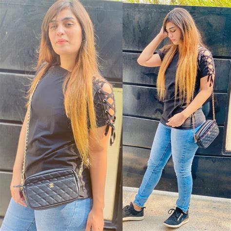 Komal Sheikh Scrolller