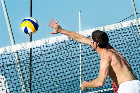 Cara Melakukan Passing Atas Dalam Permainan Bola Voli