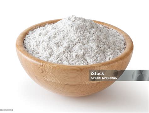 클리핑 경로와 흰색 배경에 고립 된 나무 그릇에 호밀 가루 호밀에 대한 스톡 사진 및 기타 이미지 호밀 밀가루 가루로 빻은 Istock