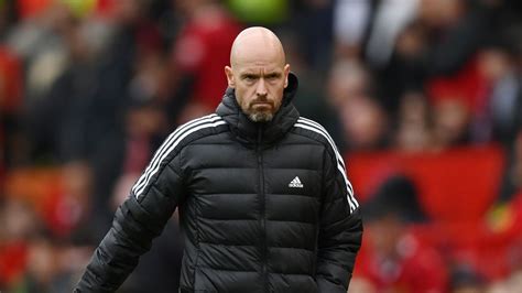 Тен Хаг призова да се мисли за играта а не за нови договори