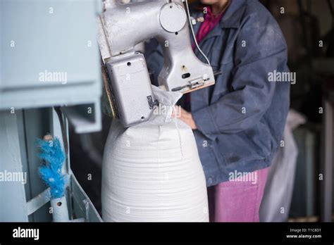 Operate Conveyor Belts Hi Res Stock Photography And Images Alamy