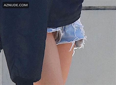 Stella Maxwell Sexy While Out For An Afternoon Delight In Venice Beach