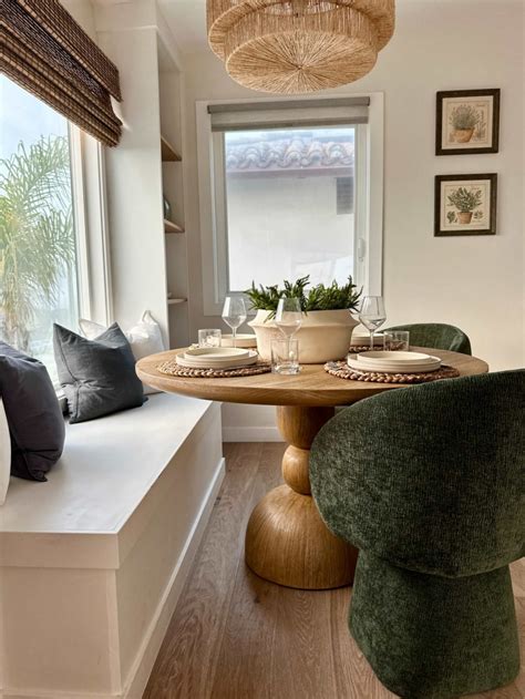 How To Dress A Dining Table