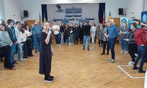 Universitatile La Vanatoare De Studenti Din Randurile Unui Liceu De
