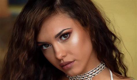 Amber Fields Instafitbio Models Biography