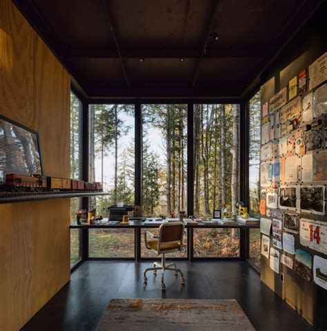 Olson Kundig Architects Places Detachable Studio On Rail Tracks