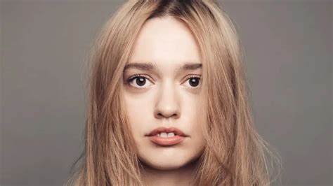 Aimee Lou Wood De Sex Education A The White Lotus Una Carrera En Ascenso