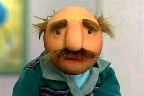 ببینید سناریوی خنده‌دار فامیل دور با چاشنی فیلم هندی برای آقای مجری