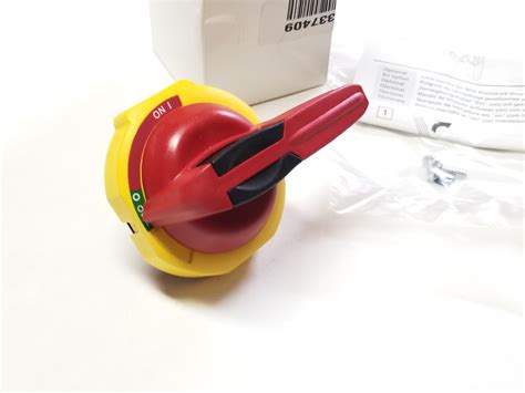 Allen Bradley 194r Py Ser A Red Yellow Disconnect Operating Handle