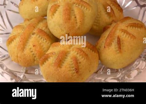 Maamoul Dates Stock Videos And Footage Hd And 4k Video Clips Alamy