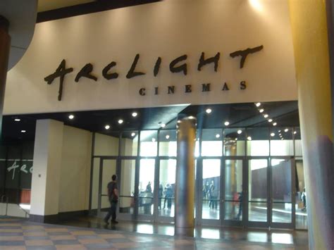 Regal Sherman Oaks Galleria Theatre Showtimes And Tickets