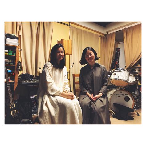 信慧 聲音引導師 Vocal Coach ⚡預告⚡ 我的podcast 耳朵維他命 第三集邀請到好久不見的歌手 元若藍 ～～～ 距離「愛x無限大」居然已經十多年，她在今年初發行了新