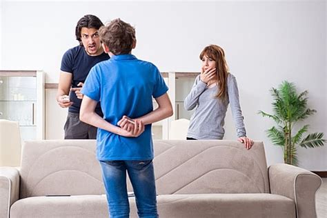 유행어 마을 사람들 진짜 놀 줄 담배를 빠진 남자아이가 일러스트 Png 못생긴 남자 담배 이미지 벡터 Psd 파일 Pngtree