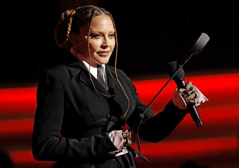 Madonna Unrecognizable During Grammys Speech That Cant Be Her