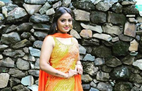 Shyna Khatri Age Bio Web Series Photos Instagram Income