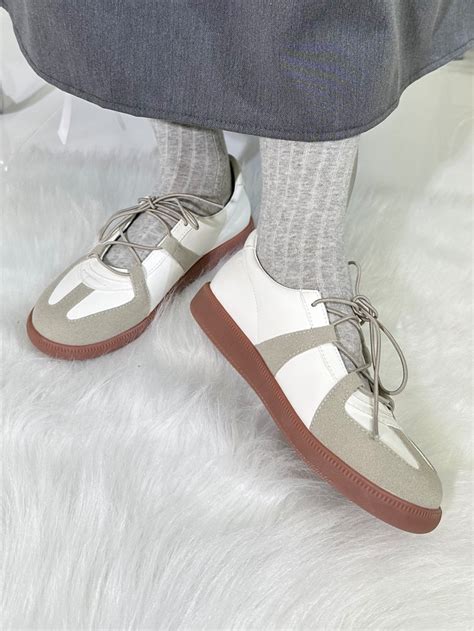 탄성신발끈발레코어 독일군 스니커즈 키높이 운동화 2colors 225 250 3cm 봄신상 개강룩 캐주얼운동화 캐주얼스니커즈 고프코어 리본