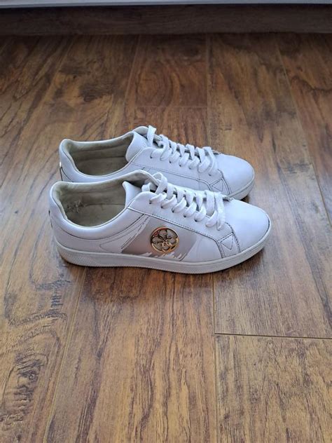 Кеди Guess — ціна 149 грн у каталозі Кеди Купити жіночі речі за доступною ціною на Шафі