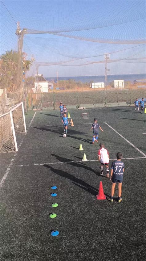 U8 Passing Drill Receiving Under Pressure Speed Running With The Ball Finish Passe Controle