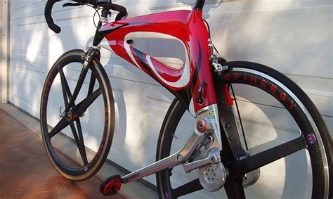 Chainless Bicycle With Unique Frame And Drive Levers