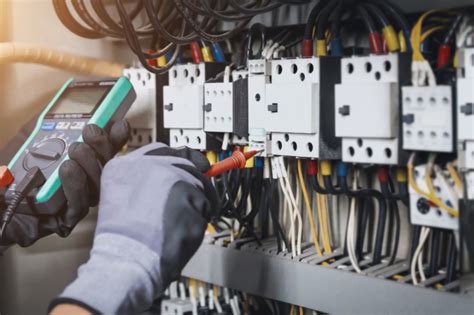 How To Tell If An AC Fuse Is Blown