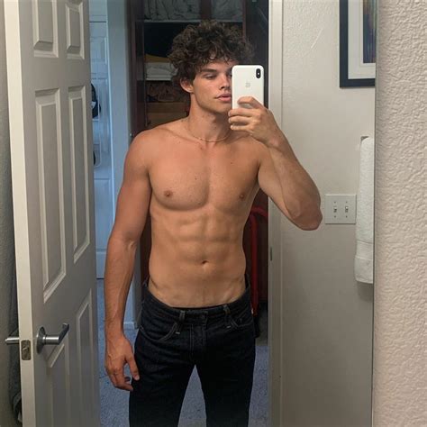 Jason Todd Robin Red Hood Jason Todd Cute White Guys Cute Guys Guys My Age Male Fitness