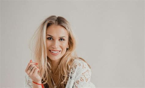 Laura Valk Rändab Koos Klientidega Eelmistes Eludes Enamasti Olin Ma
