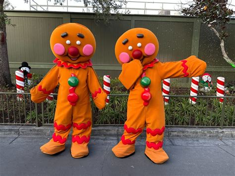 Characters At Mickeys Very Merry Christmas Party Wdw Prep School