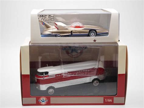 Lot 146 - A pair of models by NOREV and BIZARRE,