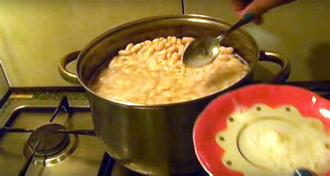 Вкусная консервированная фасоль