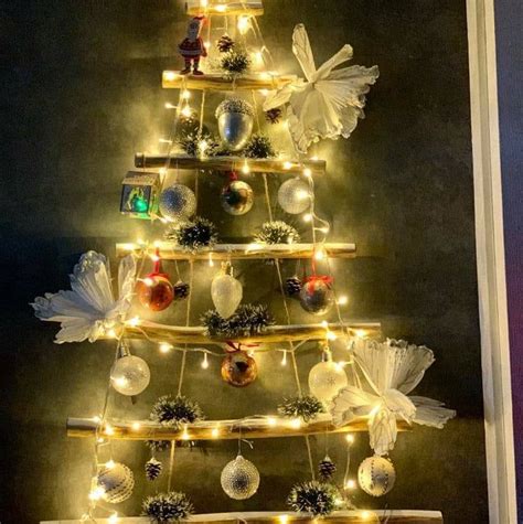 კედლის ნაძვის ხე