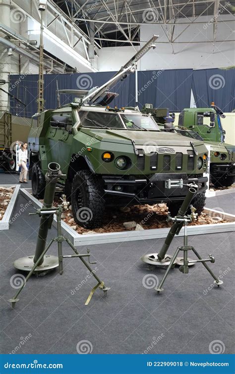 Voiture Blindée Véhicule Blindé Et Mortier à Lexposition Internationale Armes Et Sécurité 2021
