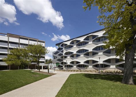 Biosciences Research Building By Lyons