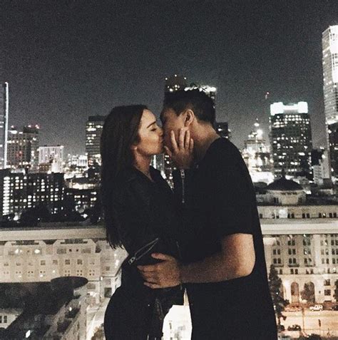 А знаешь мне абсолютно без разницы что говорят о тебе люди Я люблю тебя таким какой ты