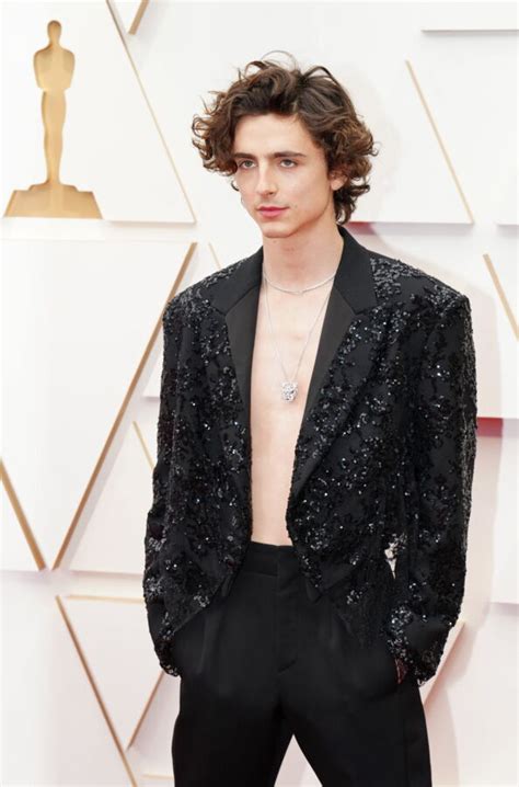 Diese Promis Zeigen Sich Im Heißen Shirtless Blazer Look