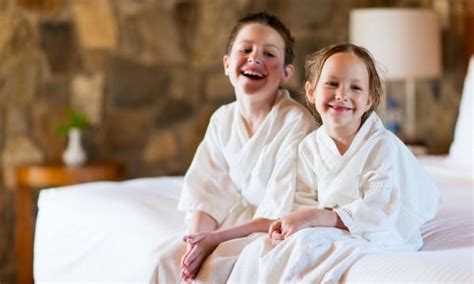 Quelques Astuces Pour S Curiser La Chambre Dh Tel Avec Un Enfant Le Tresor D Alice Com Les