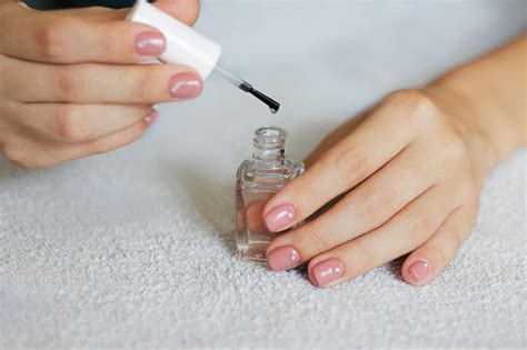 매니큐어입니다 좋은 손질 된 여자 손톱의 아름다움 치료 사진입니다 러시아에 대한 스톡 사진 및 기타 이미지 러시아 매니큐어 미용술 미용사 Istock