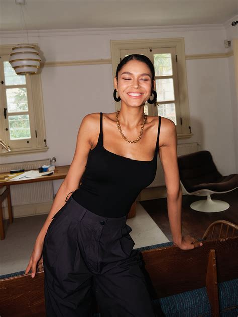 Low Cut Cami Top Commense