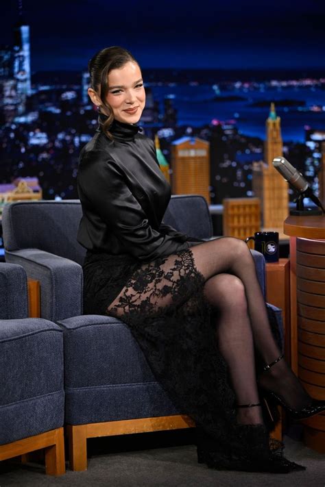 Hailee Steinfeld Appearing On The Tonight Show With Jimmy Fallon Stockings Hq