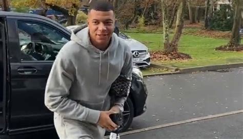 Mbappé Hat Das Training Bei Psg Bereits Wieder Aufgenommen